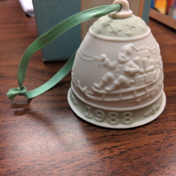 Lladro | Holiday | Vintage Lladro 988 Bell Ornament 5525 Santa Sleigh ...